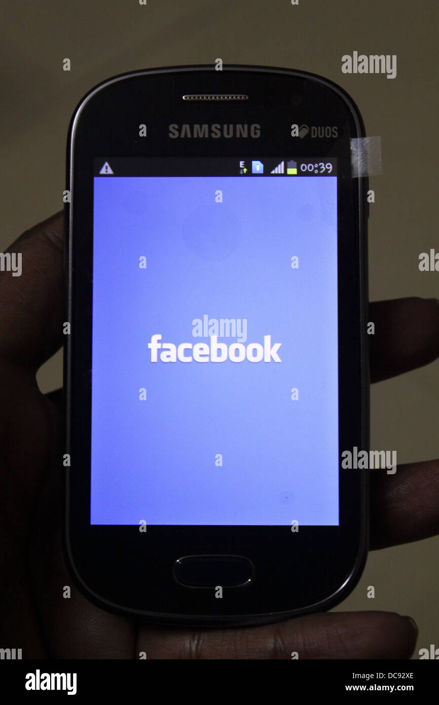 Facebook screen on a samsung galaxy fame Stock Photo - Alamy