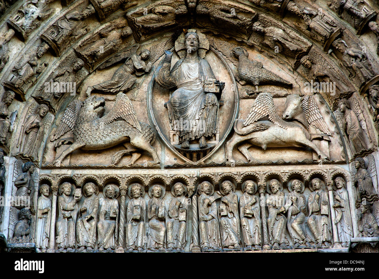 Royal portal chartres cathedral hi-res stock photography and images - Alamy