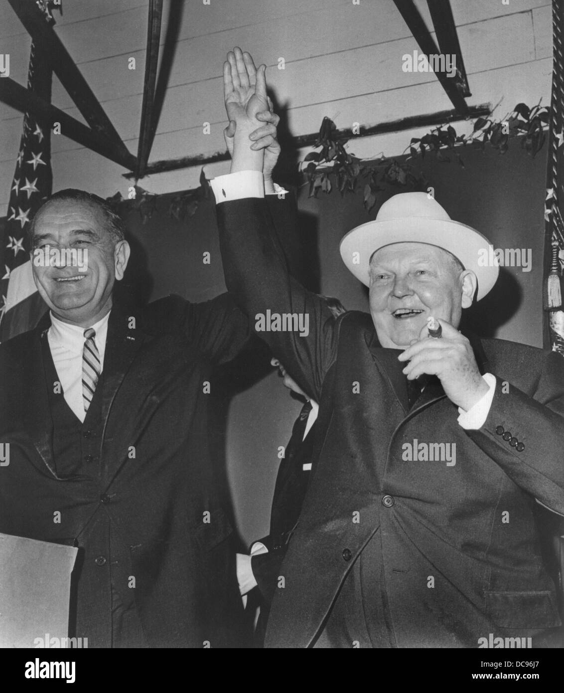 German chancellor Ludwig Erhard (r) and US president Lyndon B. Johnson ...