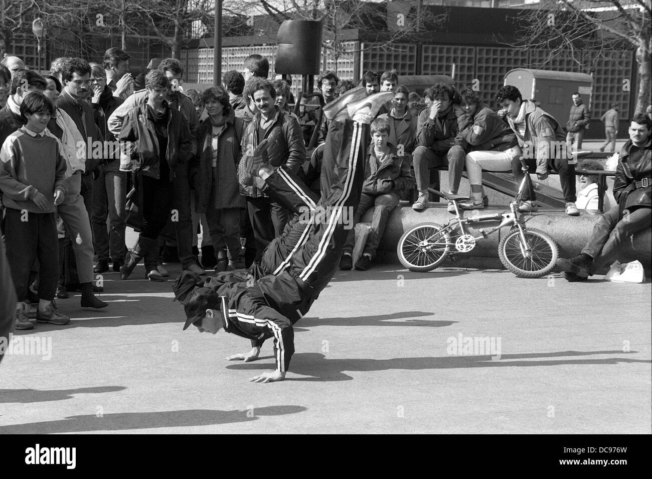 Breakdance 1980s hi-res stock photography and images - Alamy