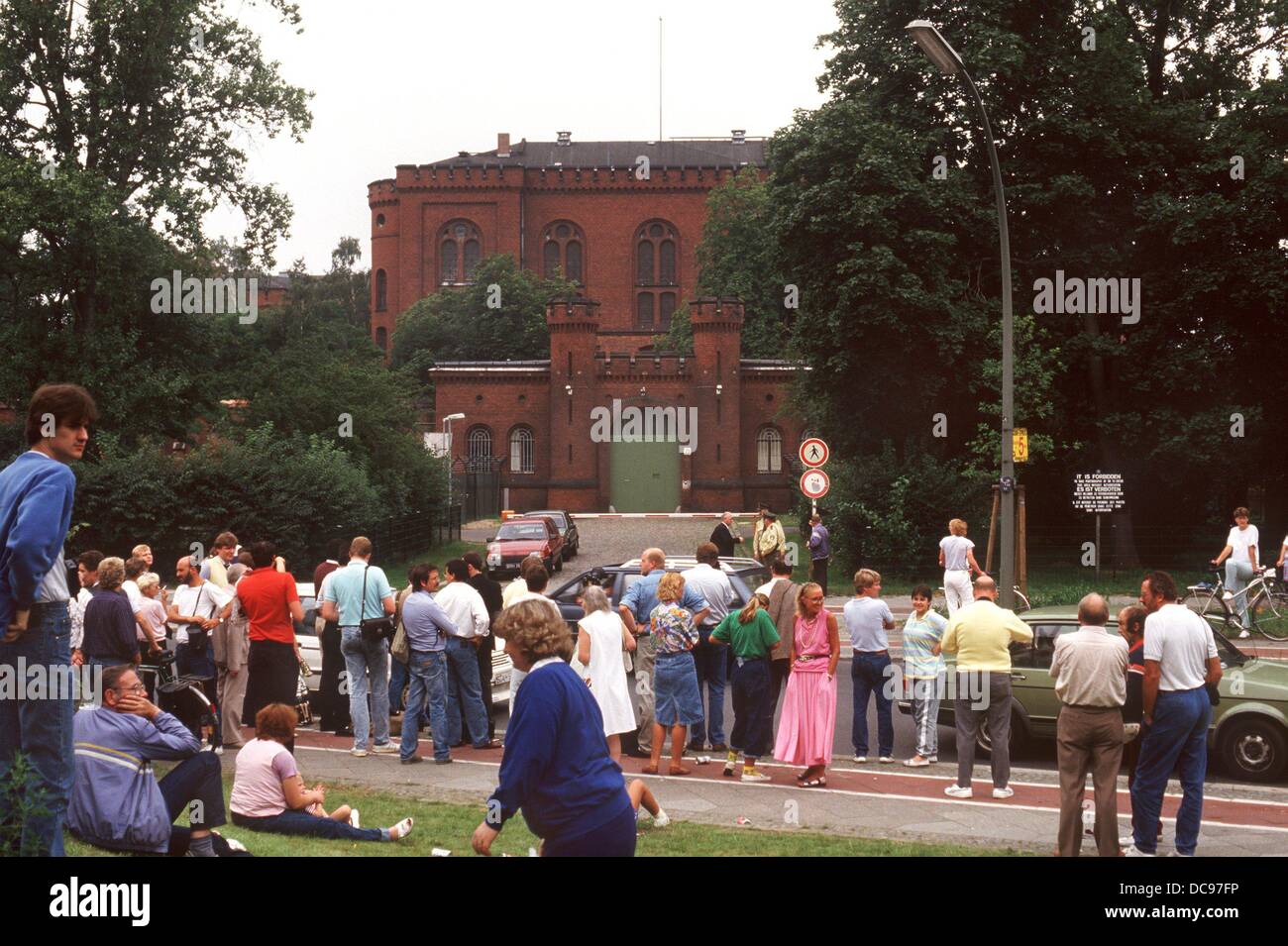 Spandau prison berlin hi-res stock photography and images - Alamy