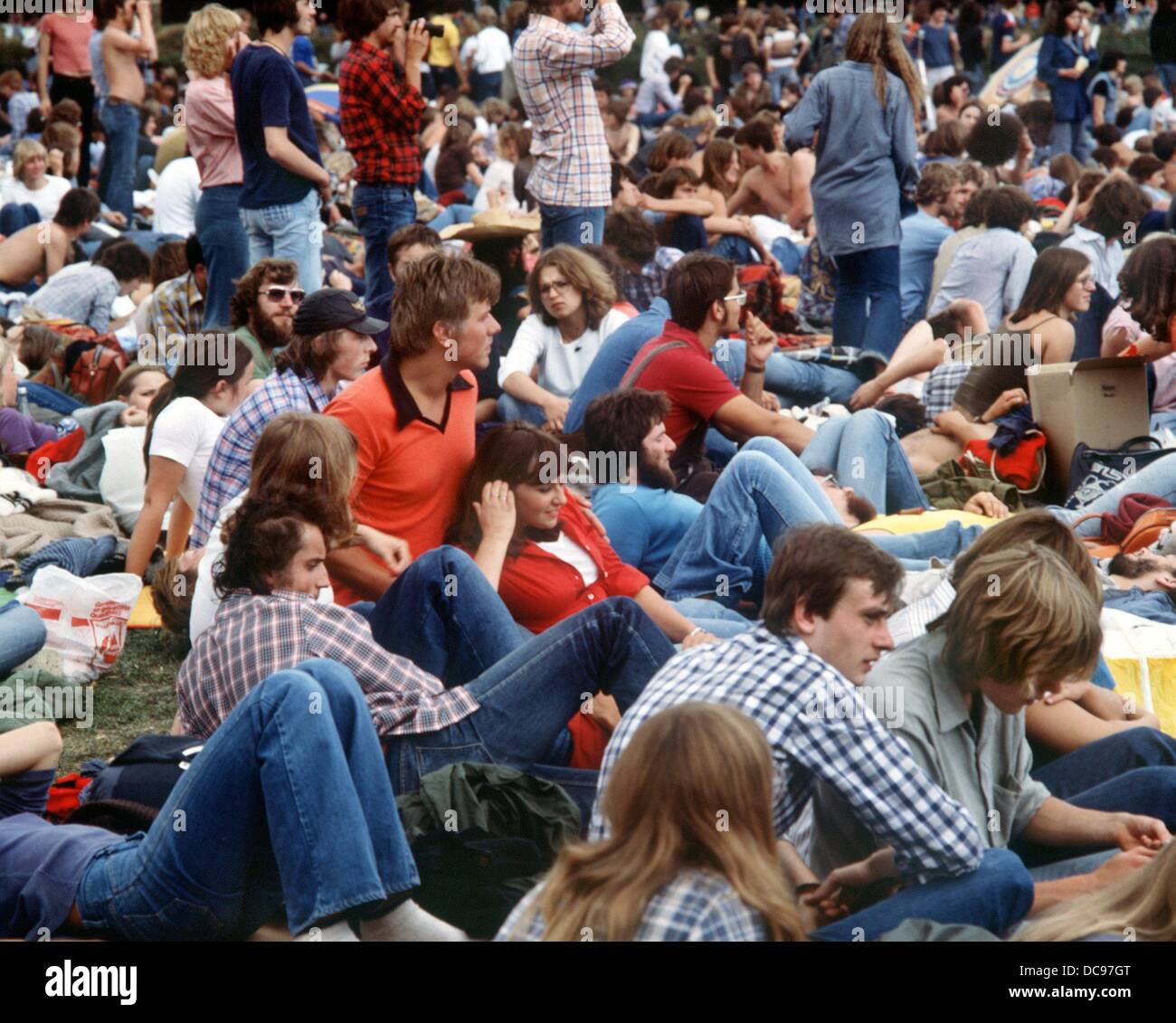 Social issues 1980s hi-res stock photography and images - Alamy