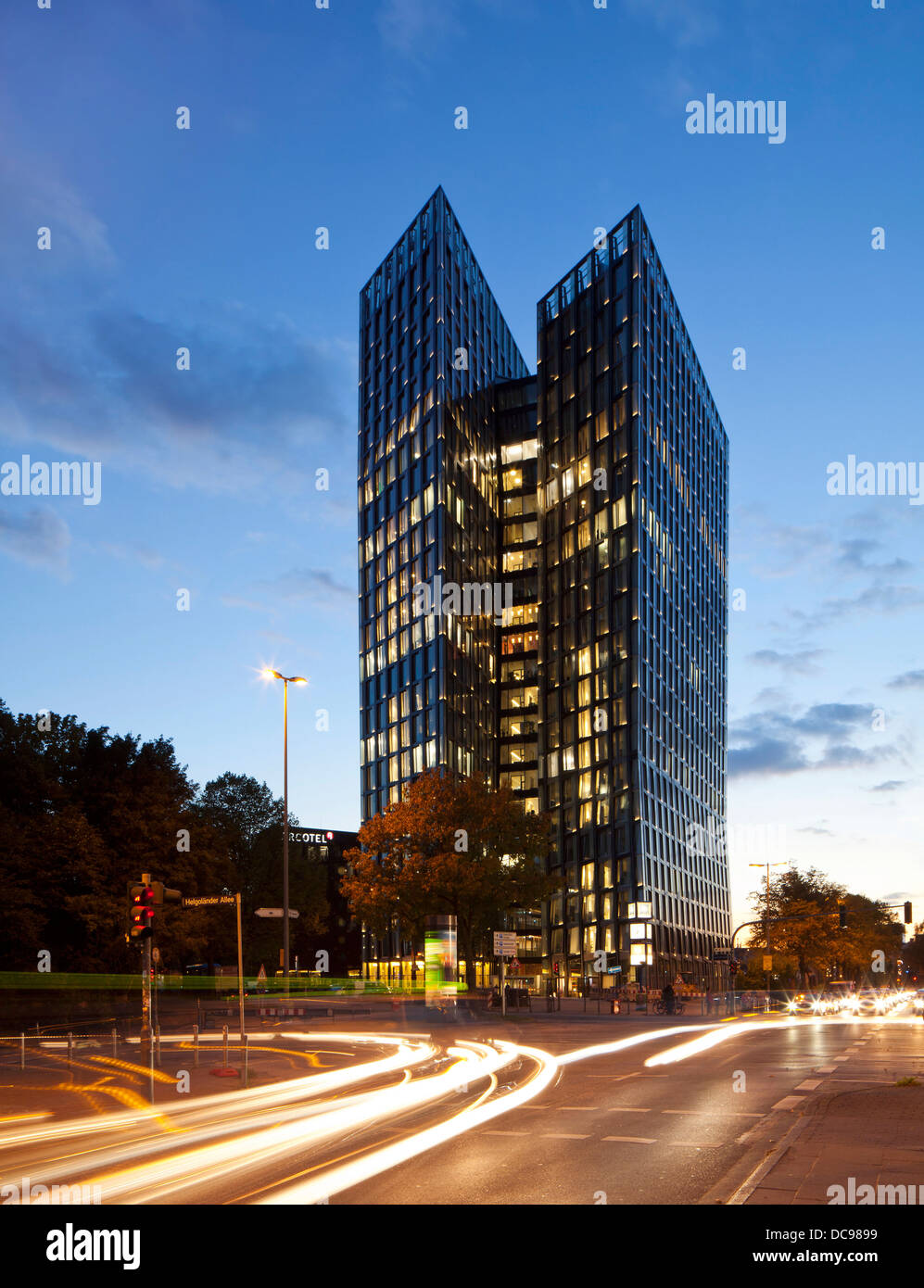 "Tanzende Tuerme", "Dancing Towers" at the Reeperbahn, at dusk Stock ...