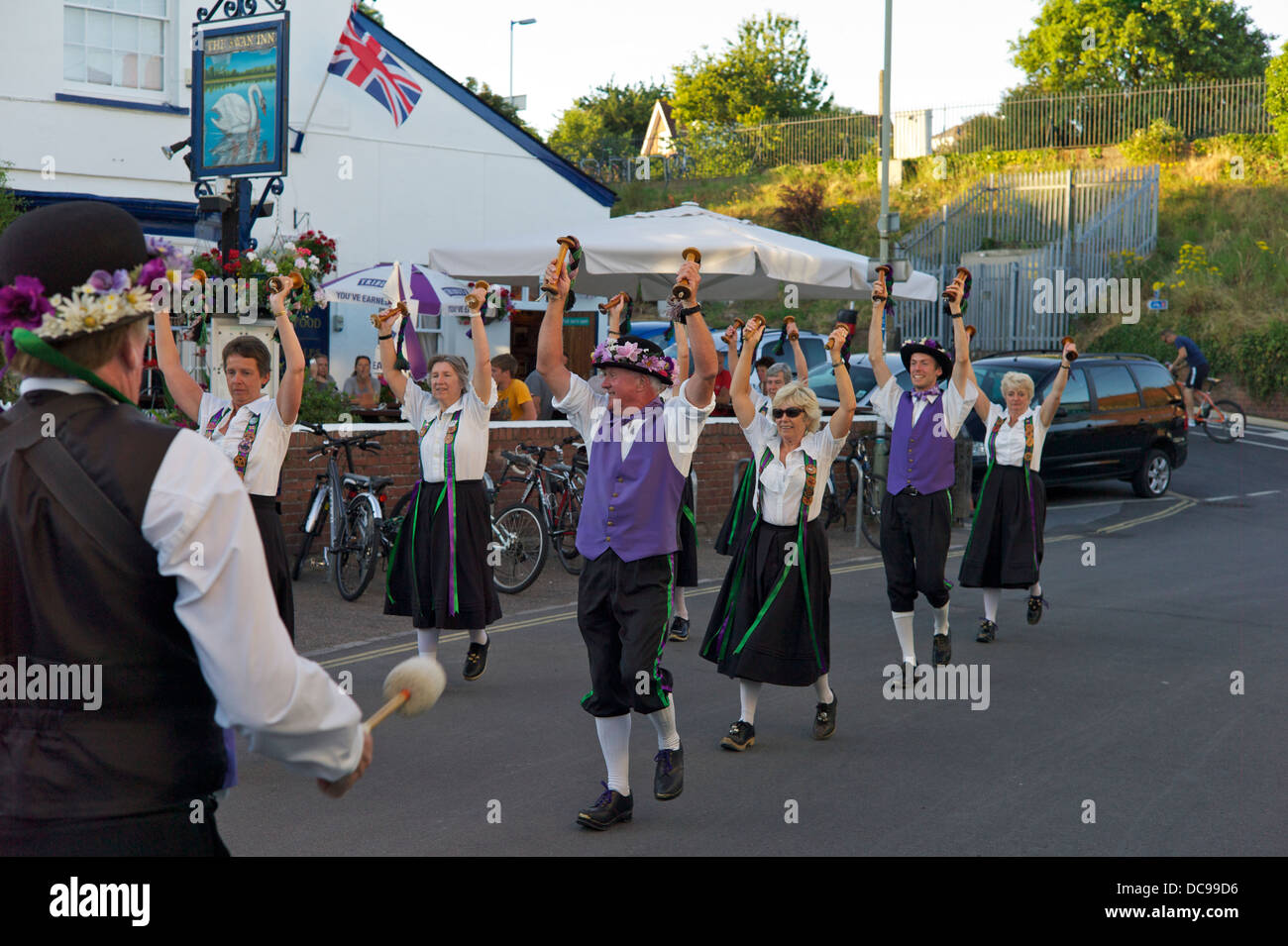 English village dancing hi-res stock photography and images - Alamy