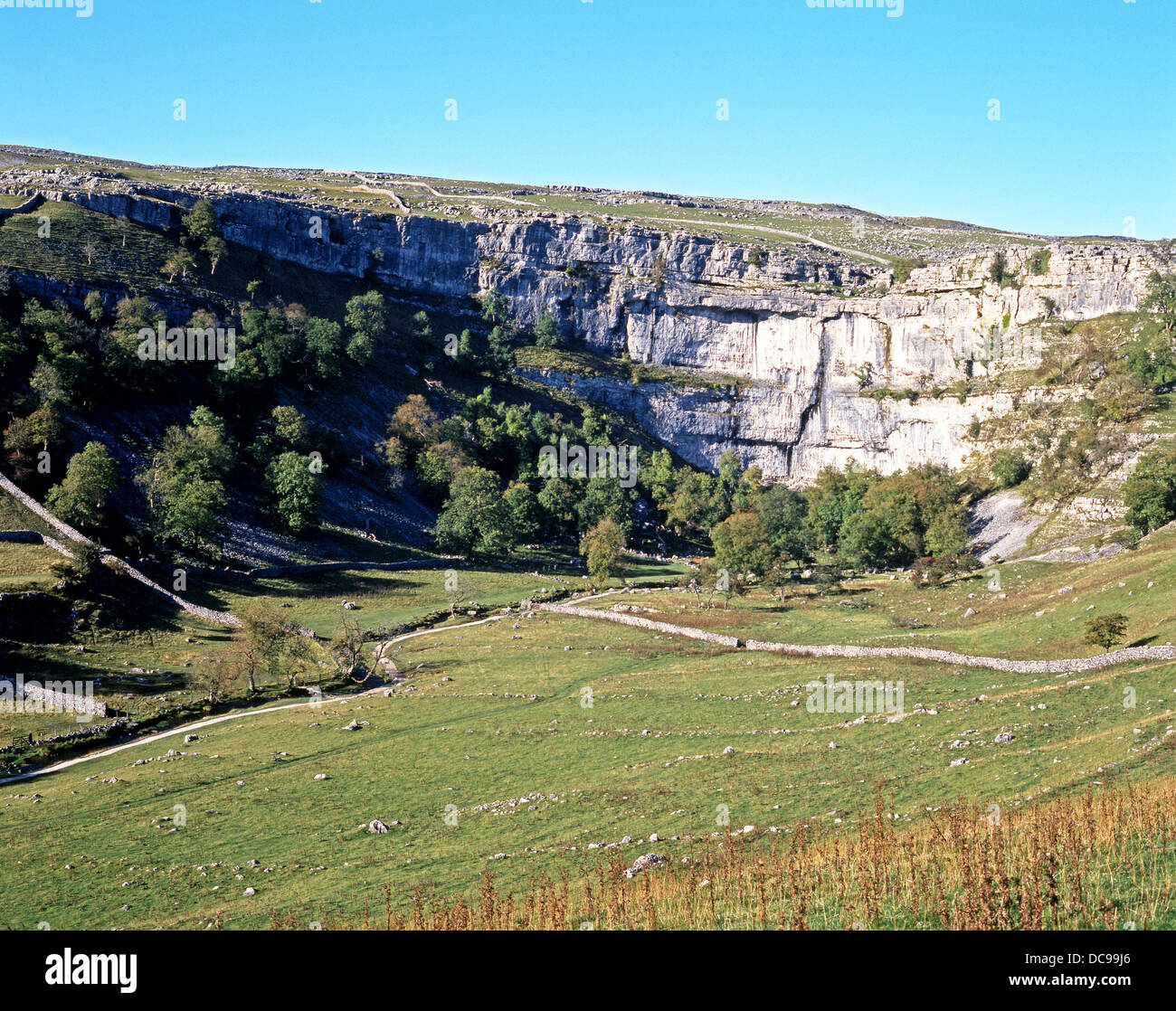 Malham Cove, Malham, Yorkshire Dales, North Yorkshire, England, UK ...
