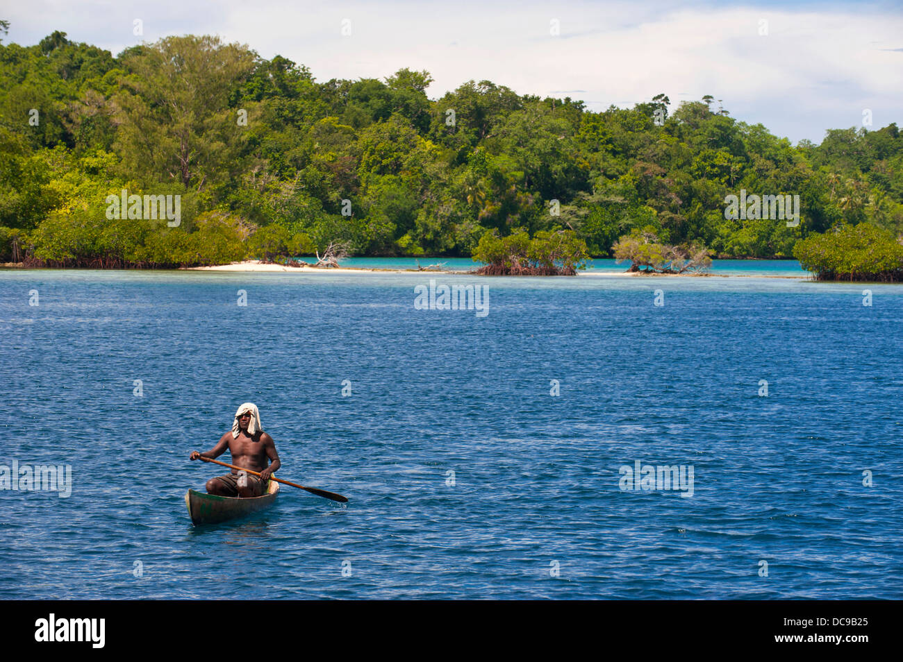 Solomon islands canoe hi-res stock photography and images - Alamy