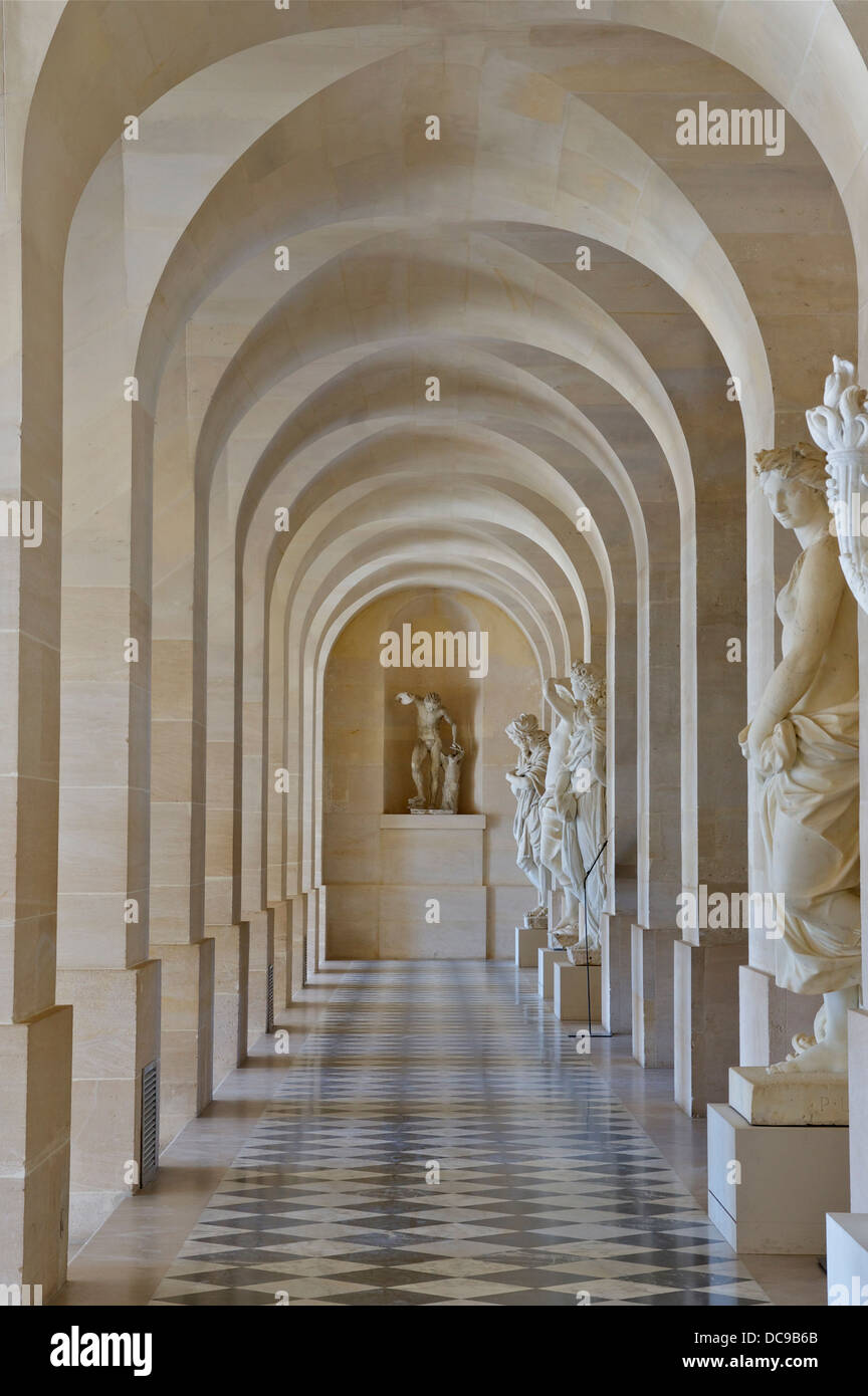 Lower gallery versailles palace hi-res stock photography and images - Alamy