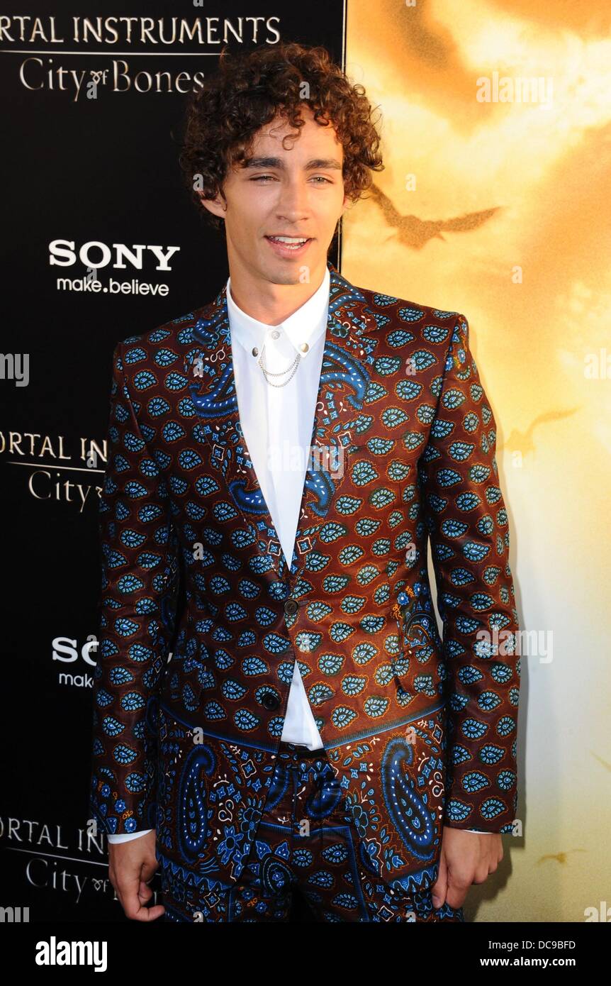 Robert sheehan the mortal instruments hi-res stock photography and ...