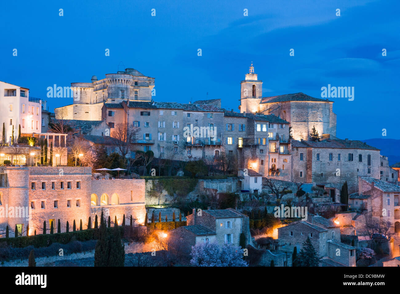Gordes france castle hi-res stock photography and images - Alamy