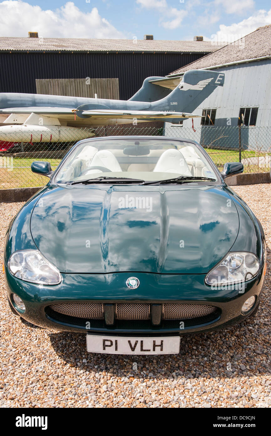 de Havilland Heritage Museum 1996 British Racing Green Jaguar XK8 sport ...