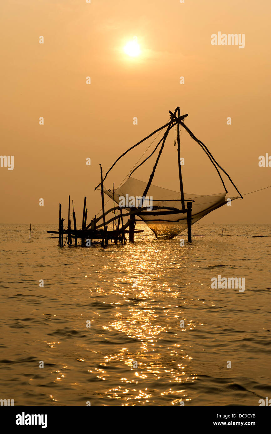 Chinese fishing net hi-res stock photography and images - Alamy