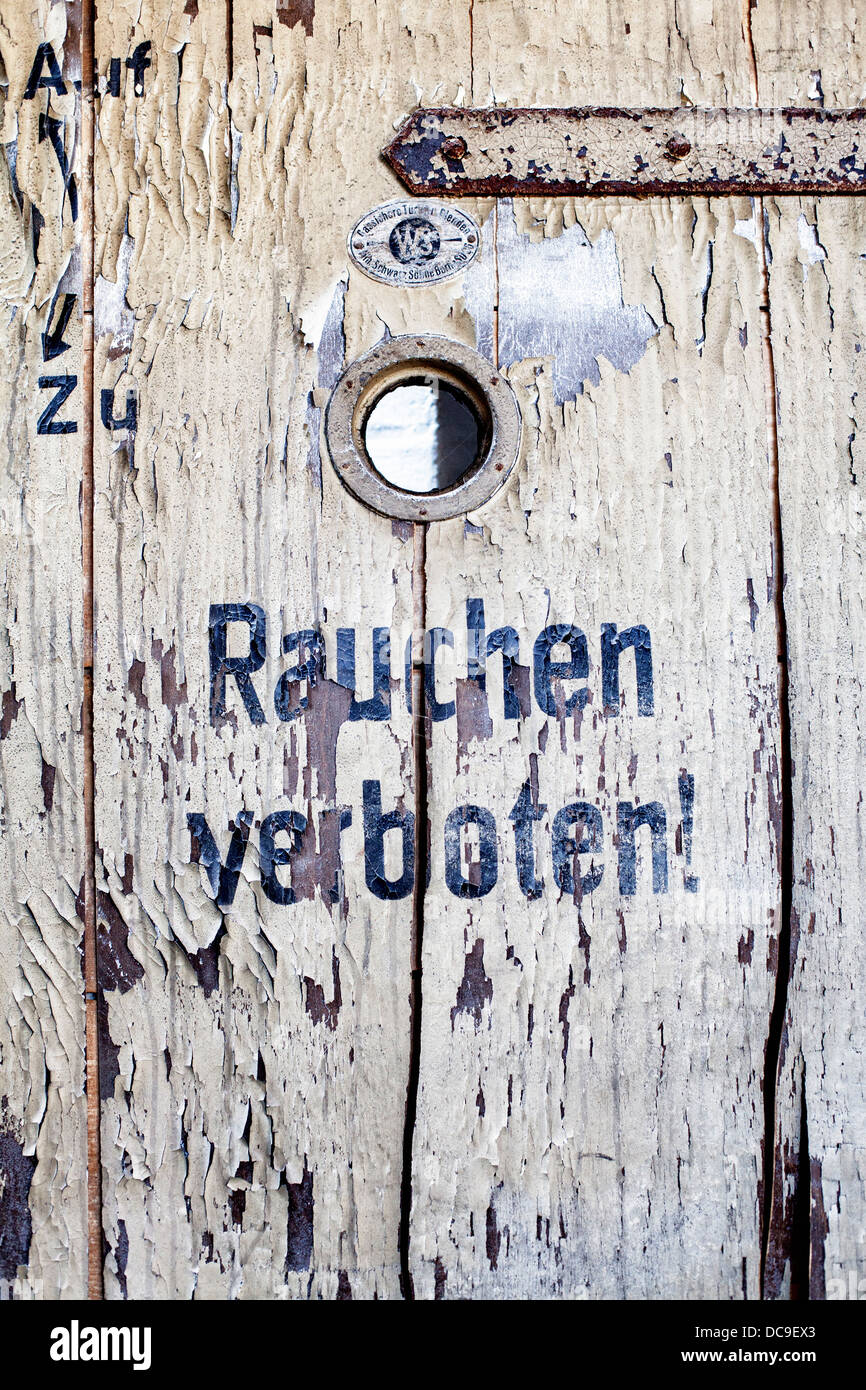 Rauchen verboten sign hi-res stock photography and images - Alamy