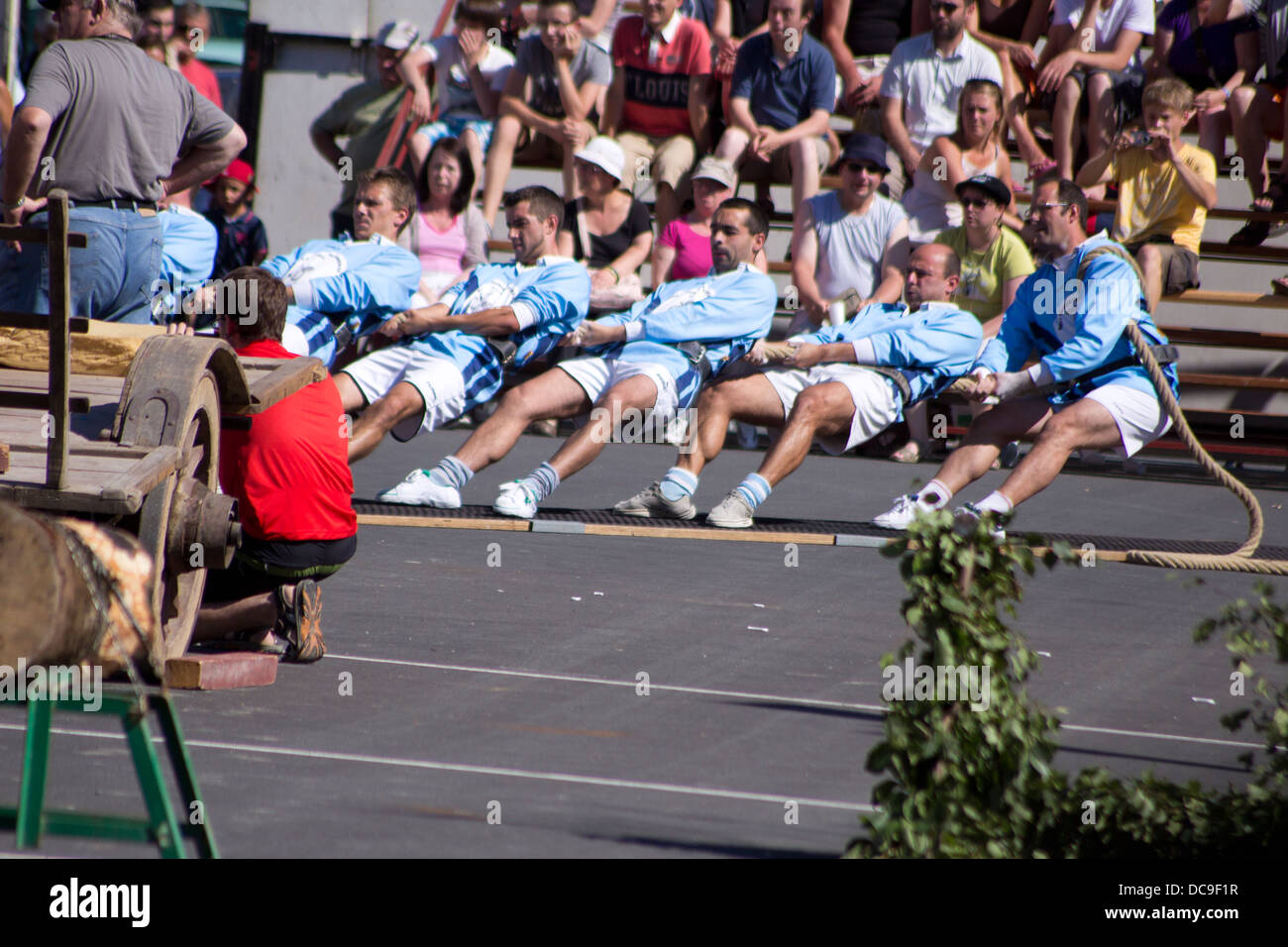 Stone lifting basque country hi-res stock photography and images - Alamy