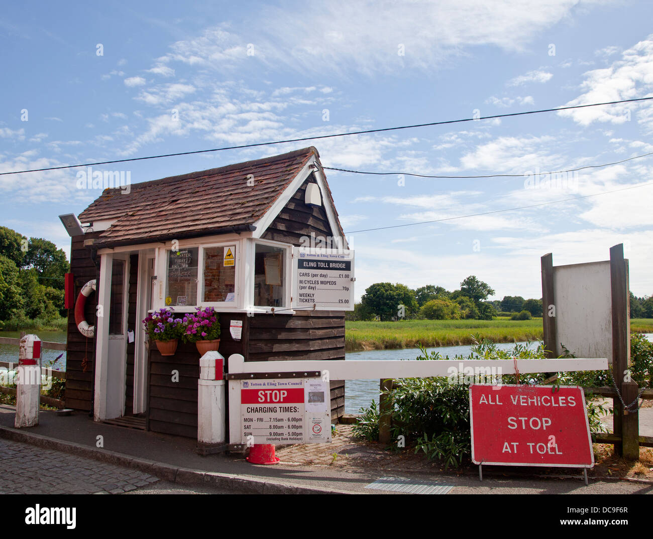 Eling and totton hi-res stock photography and images - Alamy