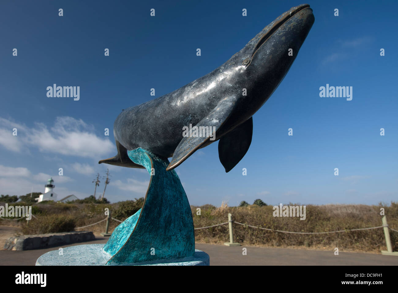 GREY WHALE SCULPTURE WHALE LOOKOUT POINT POINT LOMA SAN DIEGO ...