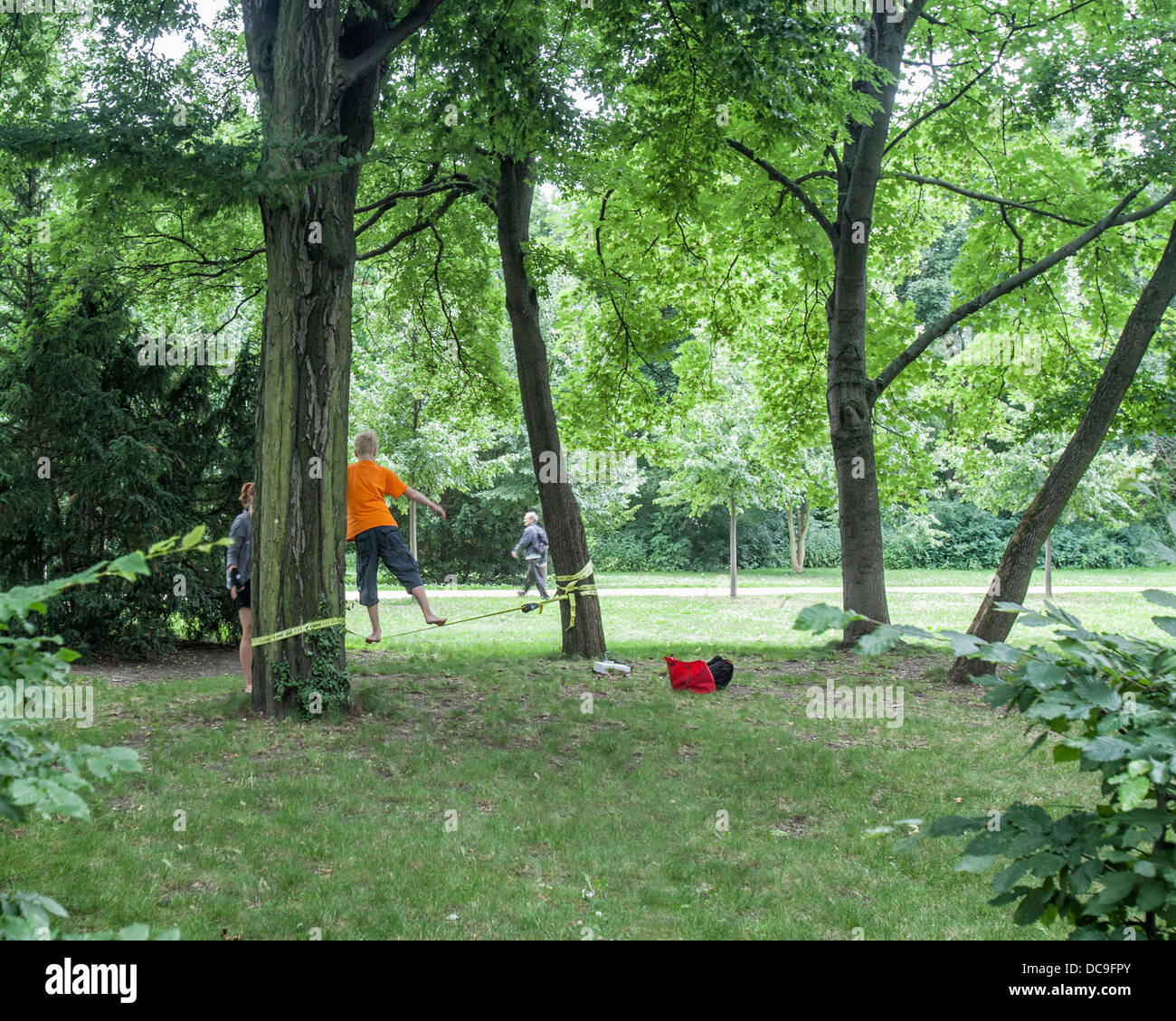 Tight rope hi-res stock photography and images - Alamy