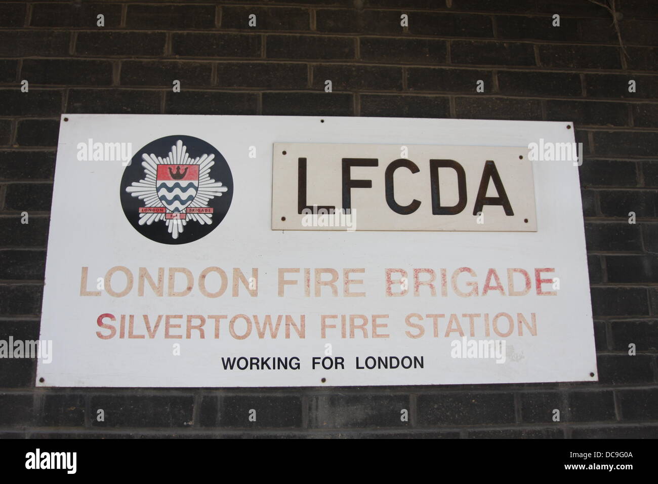 London fire brigade badge hi-res stock photography and images - Alamy