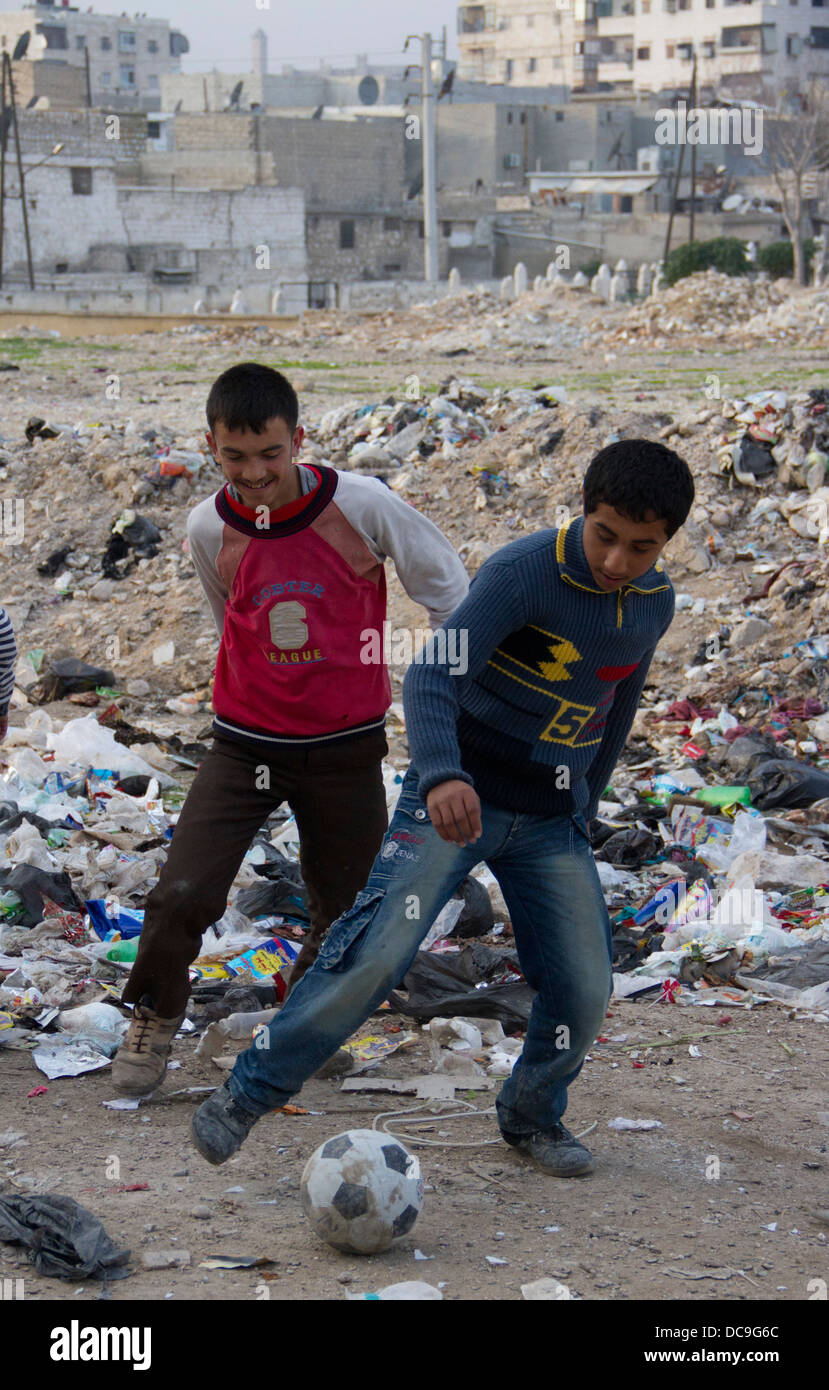 War children hunger hi-res stock photography and images - Alamy