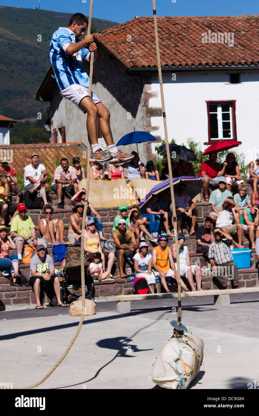 Stone lifting basque country hi-res stock photography and images - Alamy