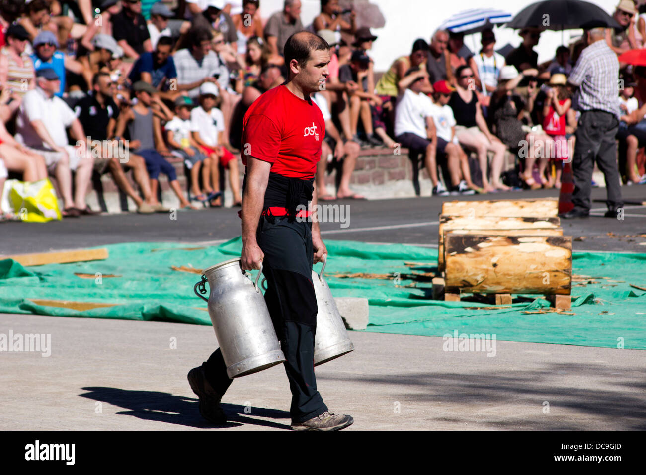 Stone lifting basque country hi-res stock photography and images - Alamy