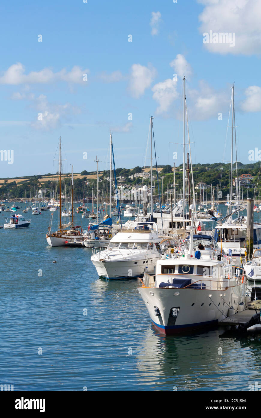 Sailing yachts marina boats hi-res stock photography and images - Alamy
