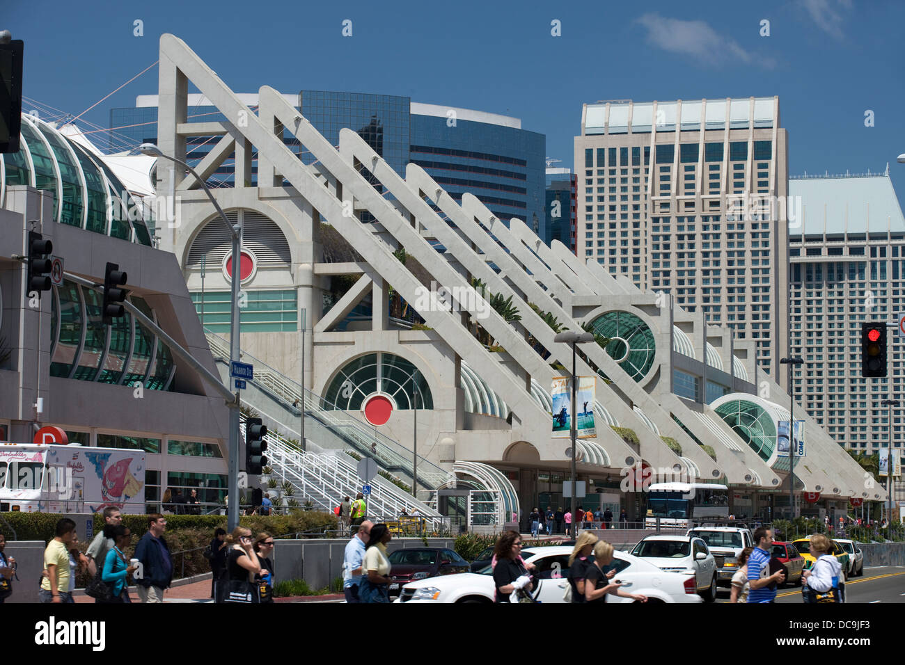 San diego convention center buildings hi-res stock photography and ...
