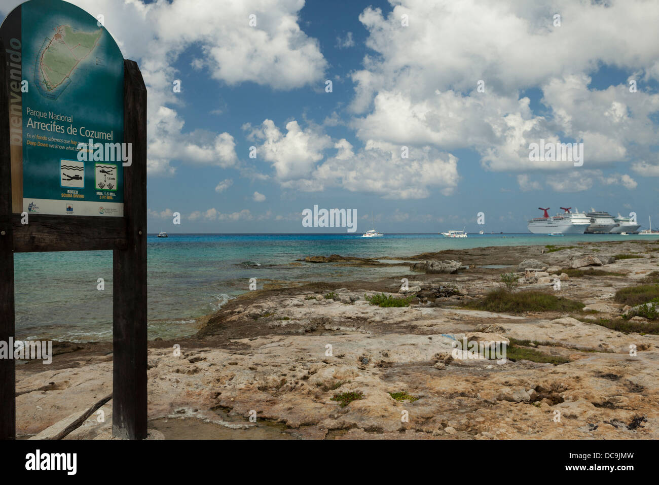 Snorkeling park at Paradise Reef. Cozumel, Mexico Stock Photo - Alamy