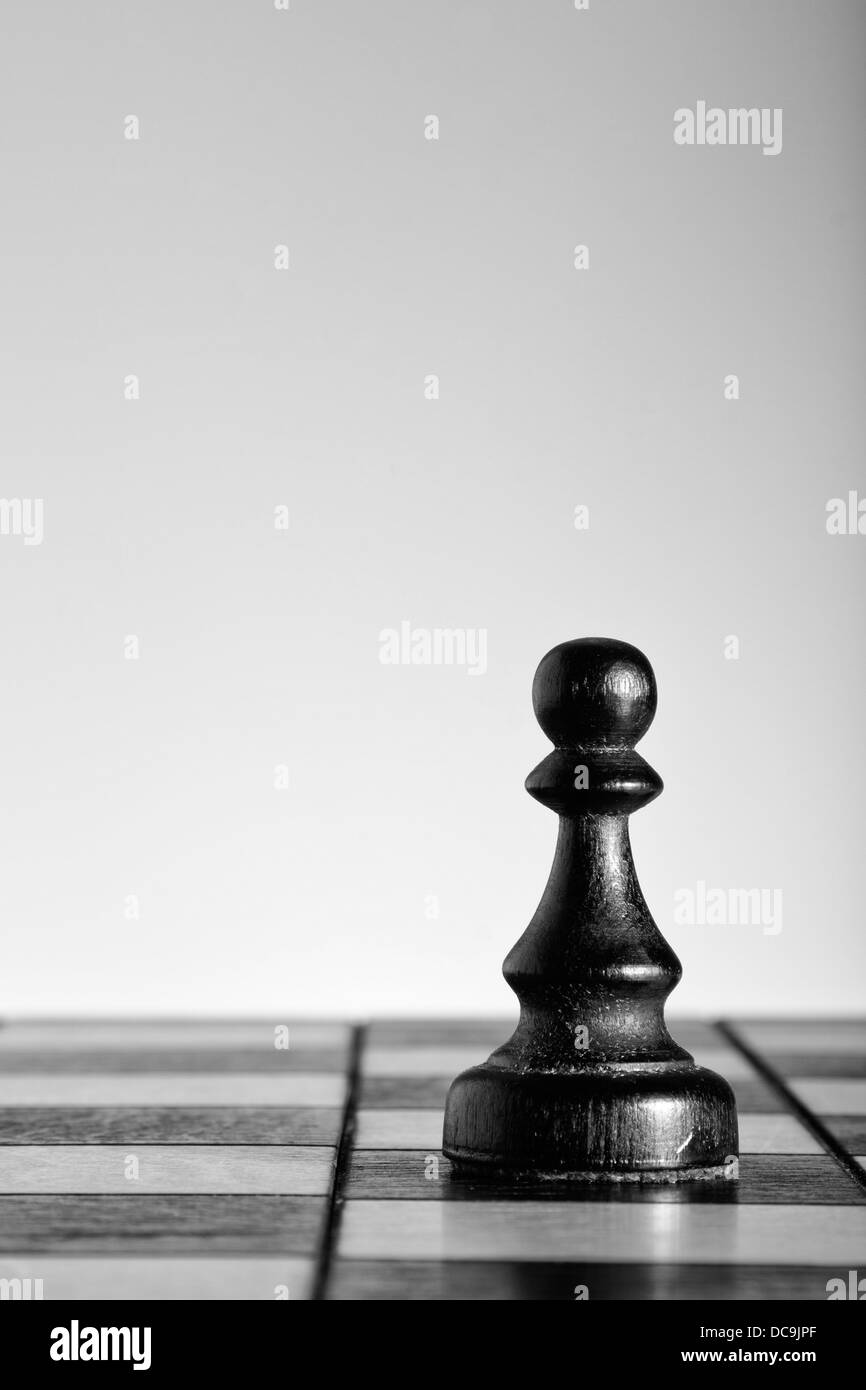 Single chess pawn hi-res stock photography and images - Alamy