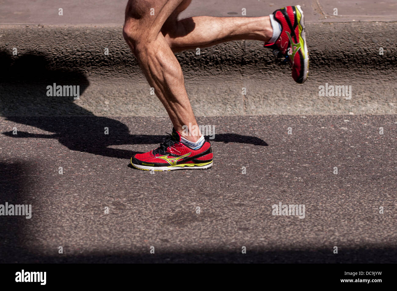 Shadow runner hi-res stock photography and images - Alamy