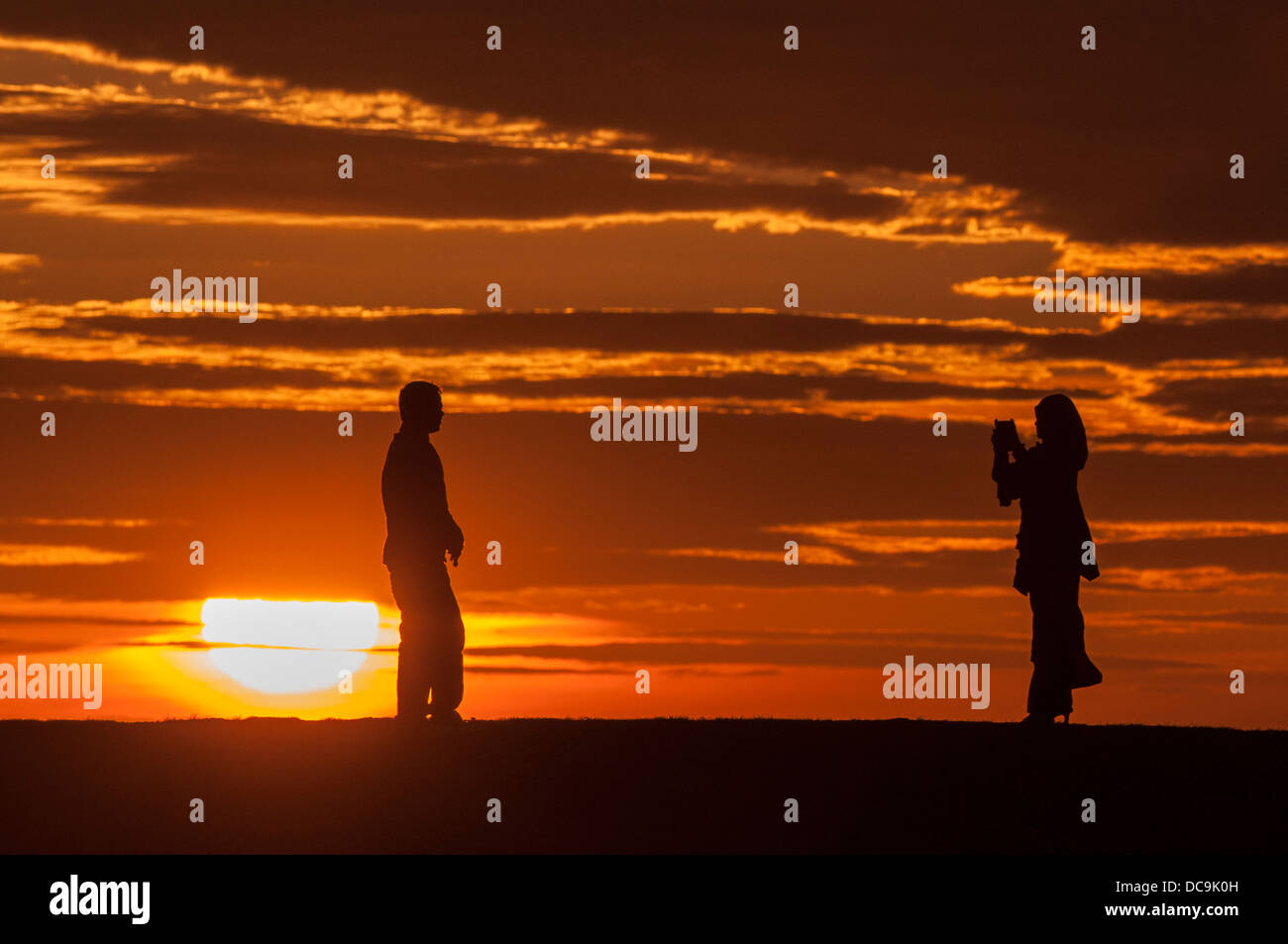 Asian uk muslim silhouette hi-res stock photography and images - Alamy