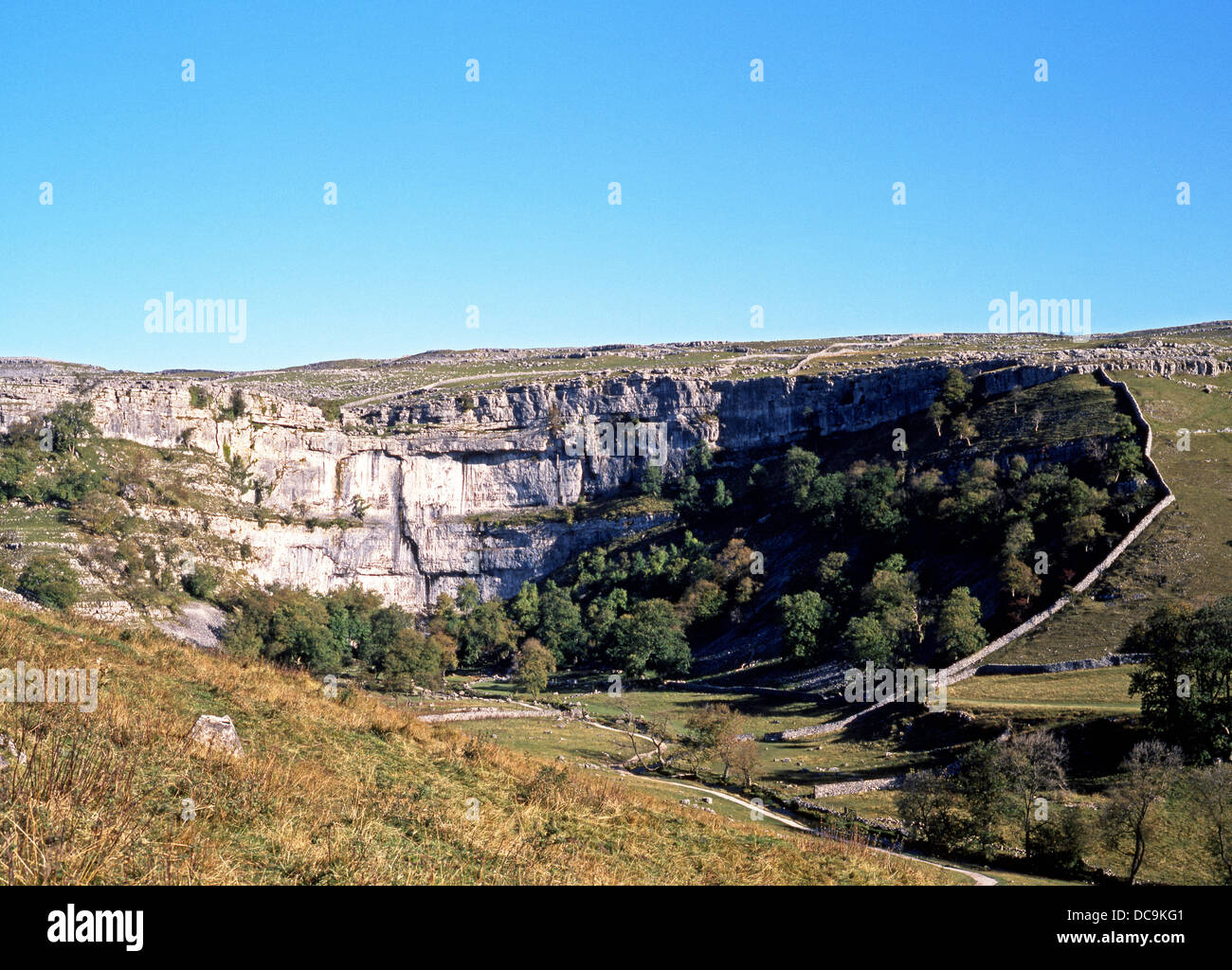 Malham Cove, Malham, Yorkshire Dales, North Yorkshire, England, UK ...