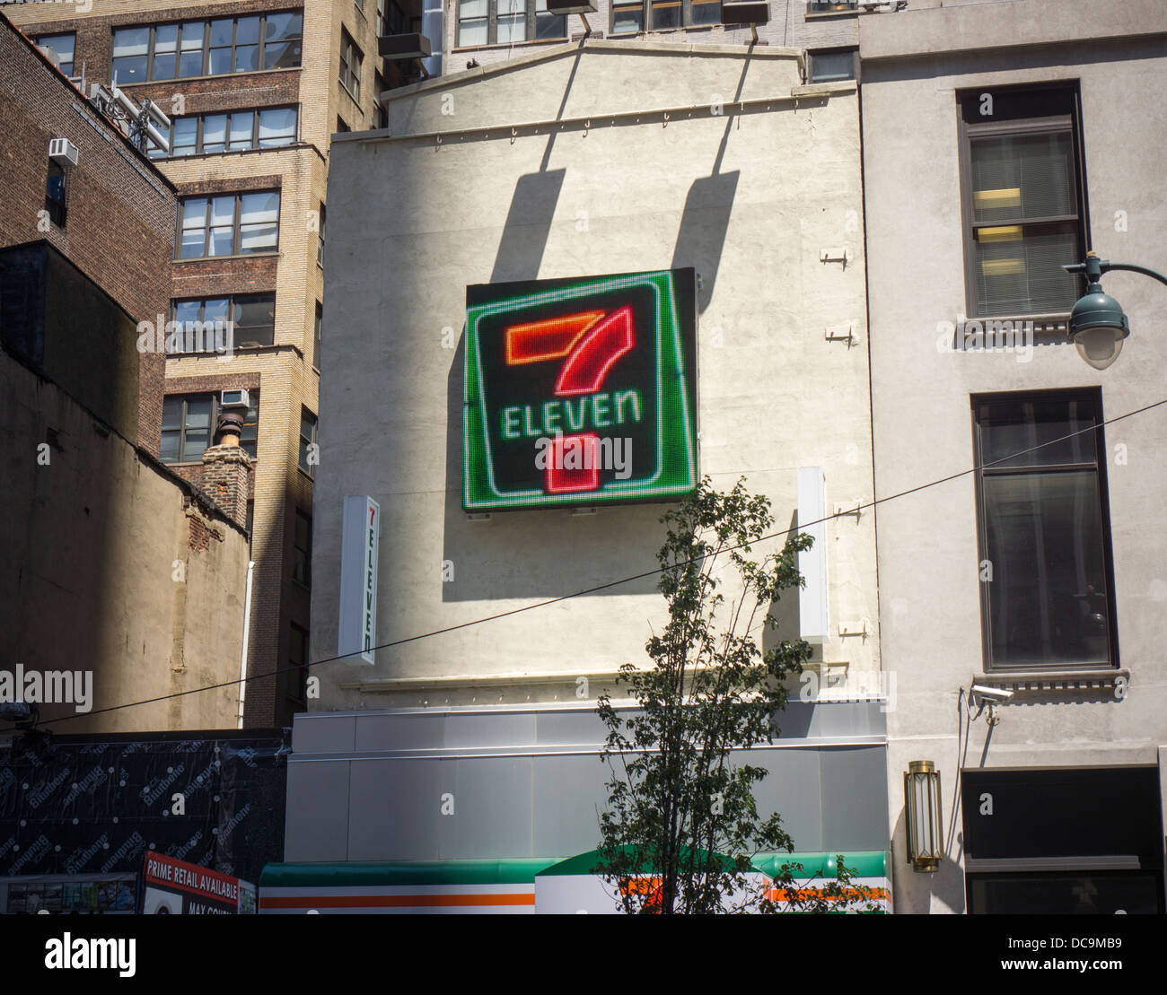 7 eleven store hi-res stock photography and images - Alamy