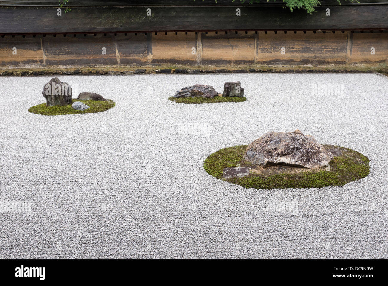 Ryoan ji temple zen rock garden hi-res stock photography and images - Alamy