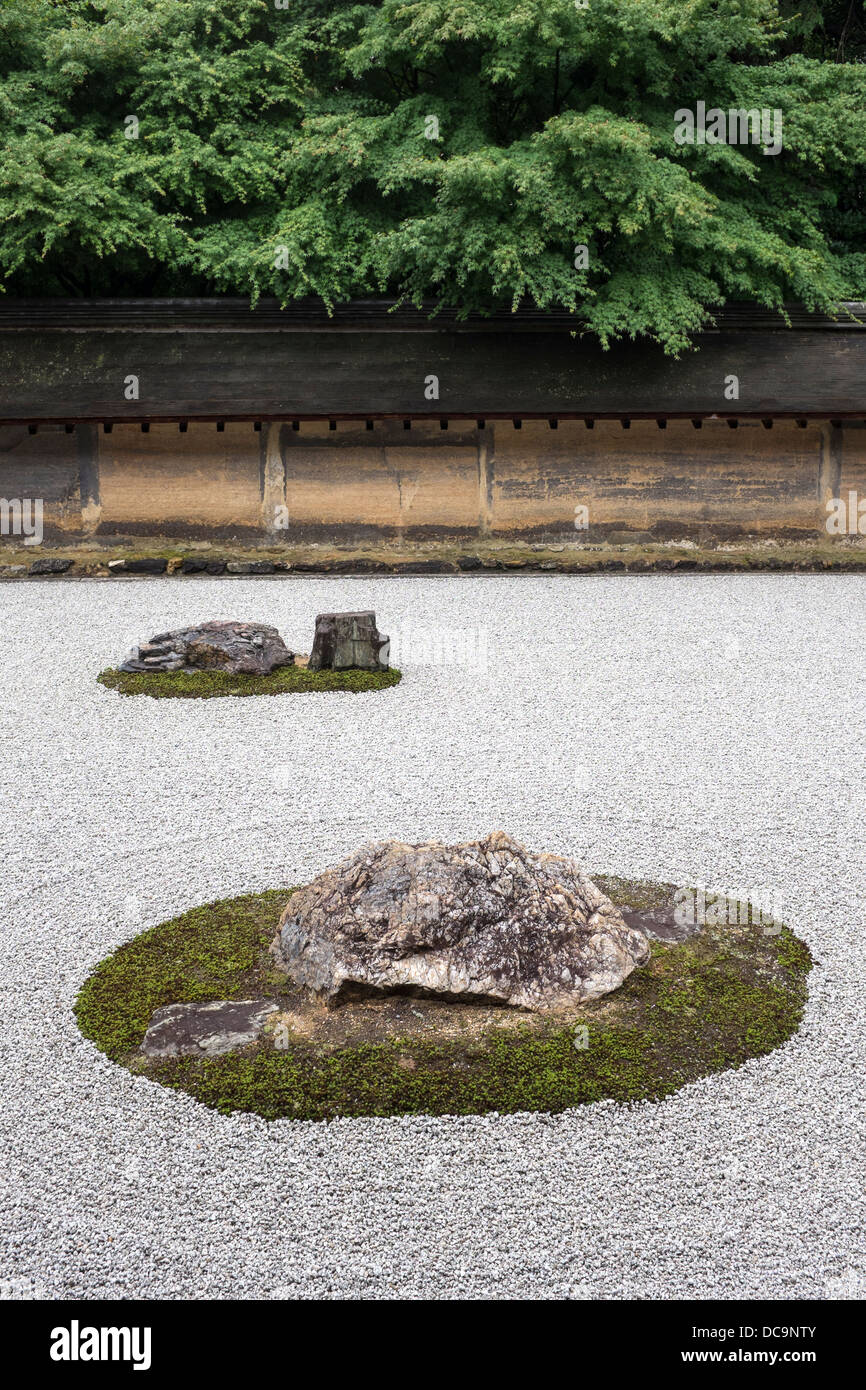 Ryoan-ji temple zen garden Kyoto Japan Stock Photo - Alamy
