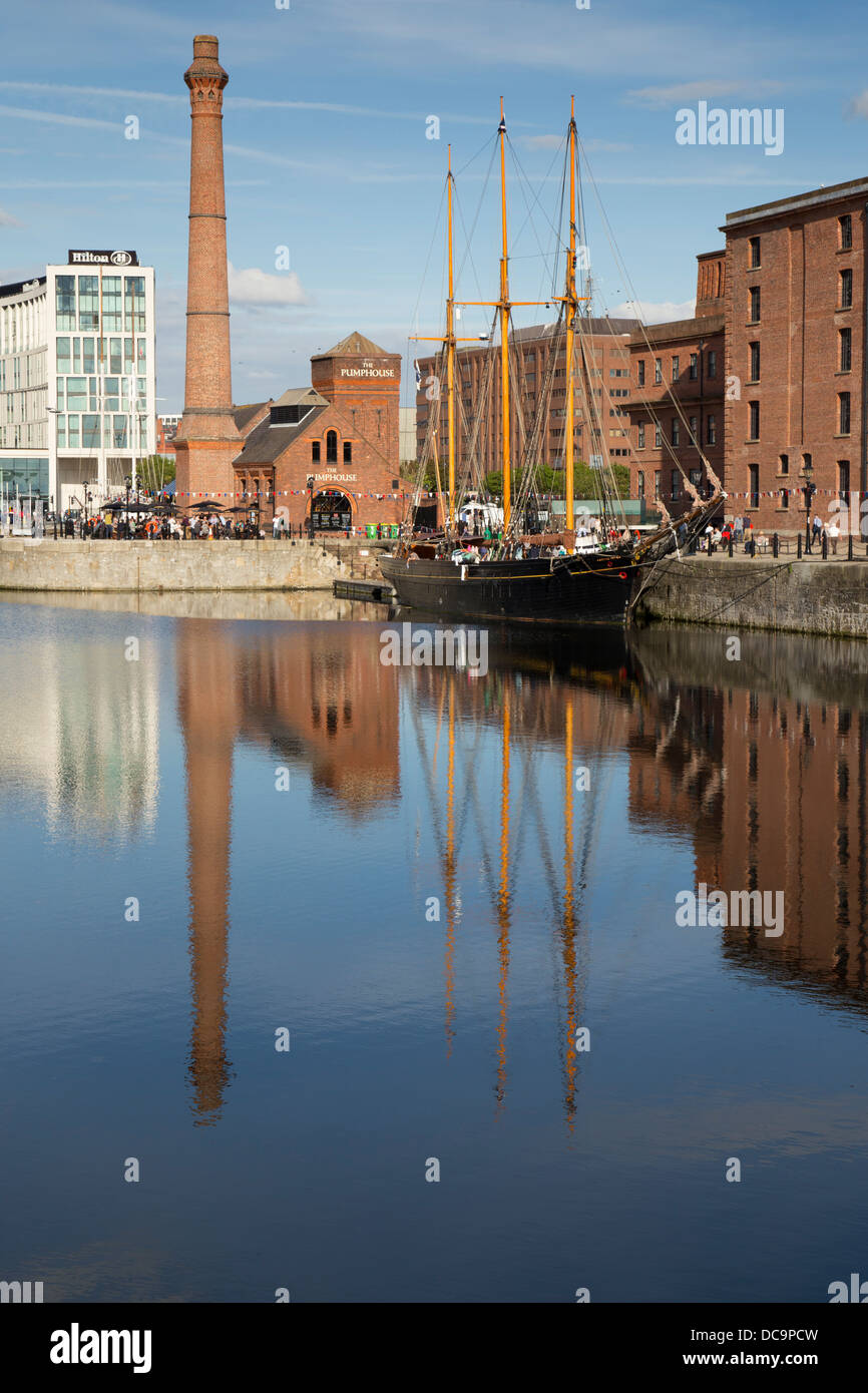 Liverpool Waterfront - Pump House and sailing ship Stock Photo - Alamy