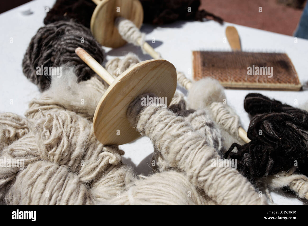 Window Rock, Arizona, USA. Navajo Nation. Spinning wool Stock Photo - Alamy