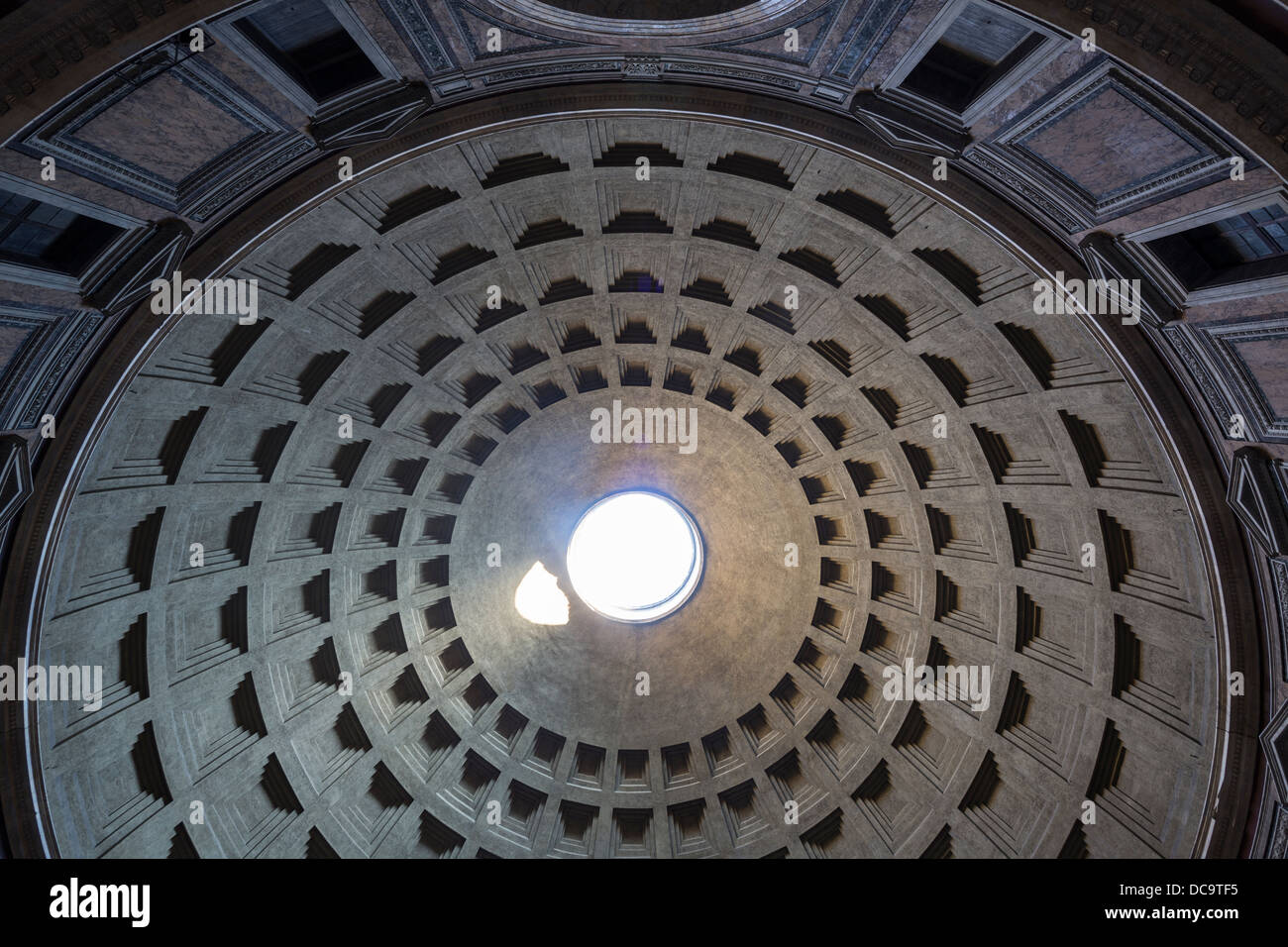 Rome pantheon dome hi-res stock photography and images - Alamy