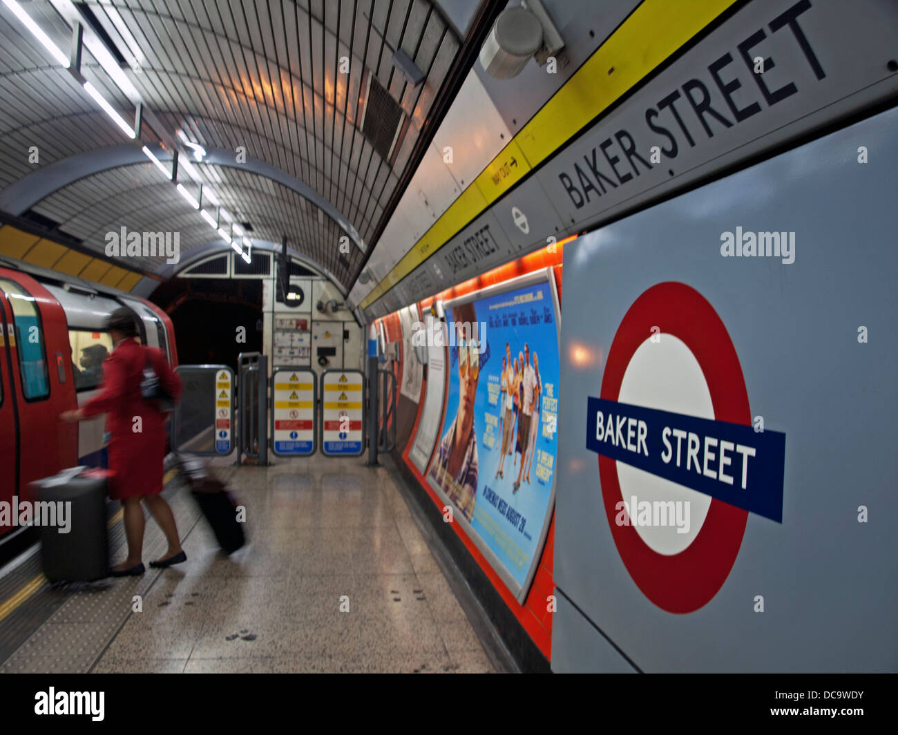 Baker street tube station hi-res stock photography and images - Alamy