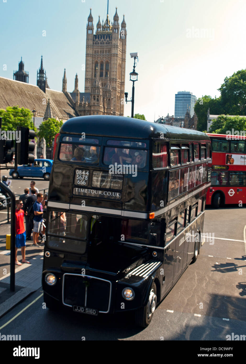 London ghost bus tours hi-res stock photography and images - Alamy
