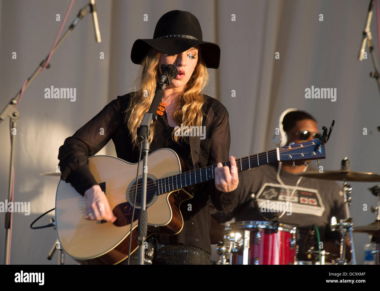 Roseburg, Oregon, USA. 13th Aug, 2013. Singer ZZ Ward performs at the ...