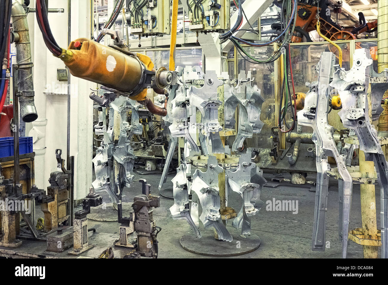 robotic arms in a car factory Stock Photo - Alamy