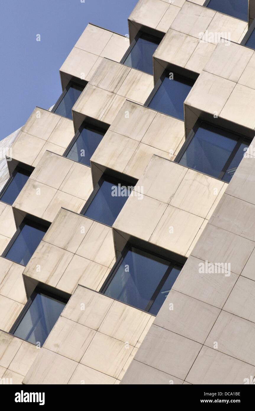 Triangle building hi-res stock photography and images - Alamy