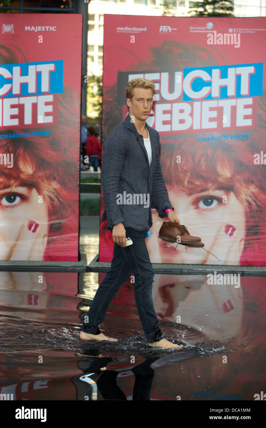 Berlin, Germany. 13th Aug, 2013. German actor Alexander Fehling arrives ...