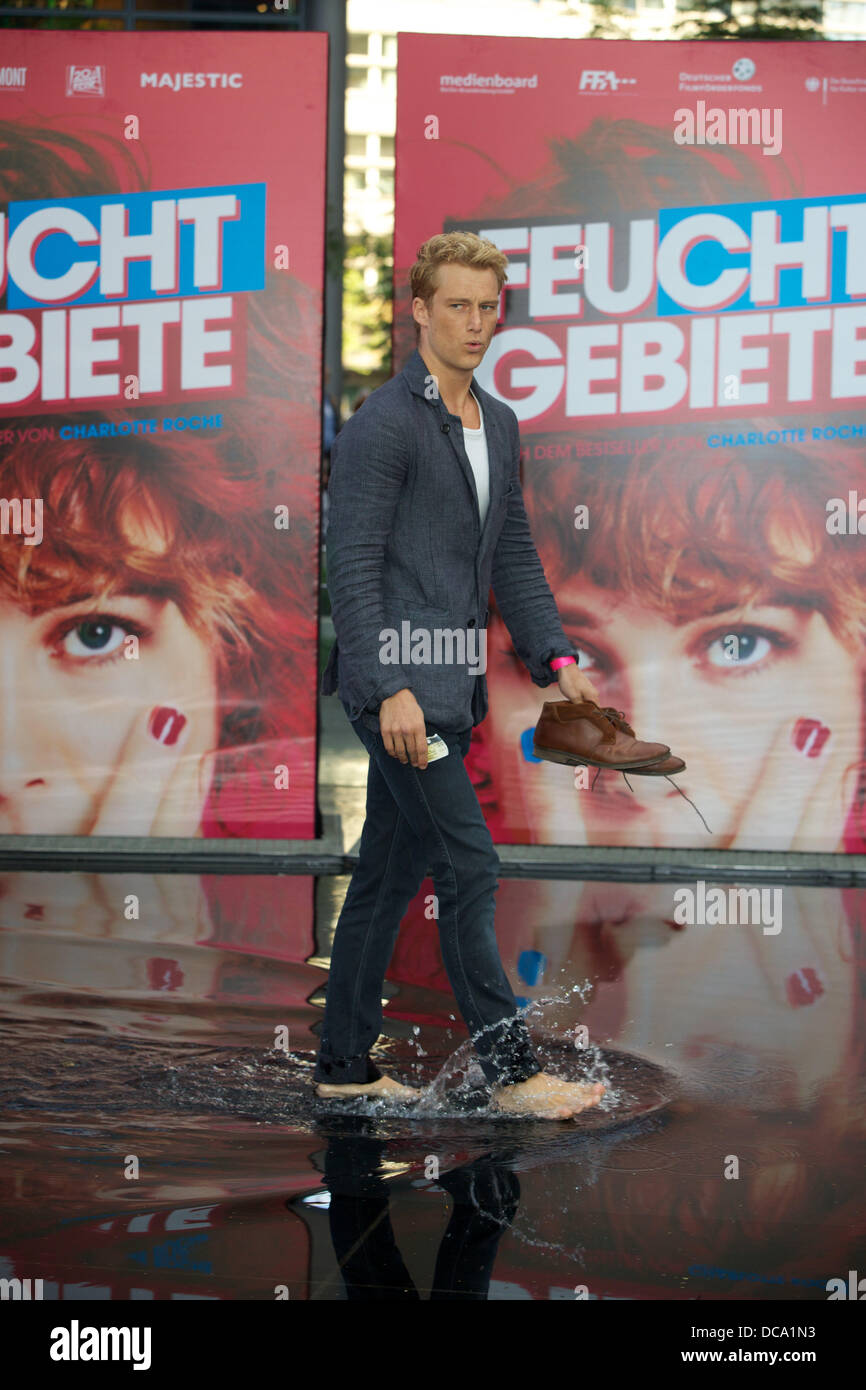 Berlin, Germany. 13th Aug, 2013. German actor Alexander Fehling arrives ...