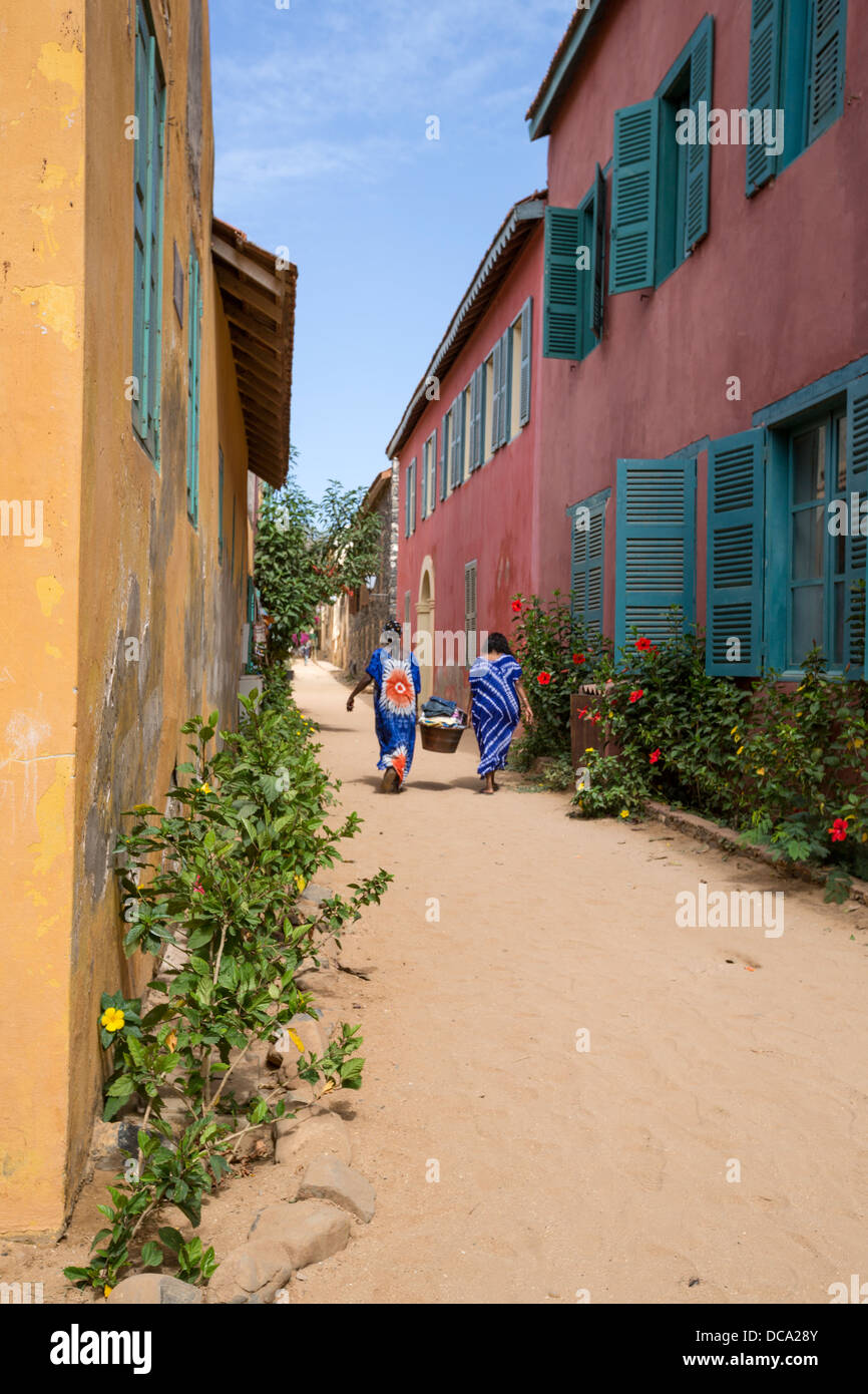 African women laundry hi-res stock photography and images - Alamy