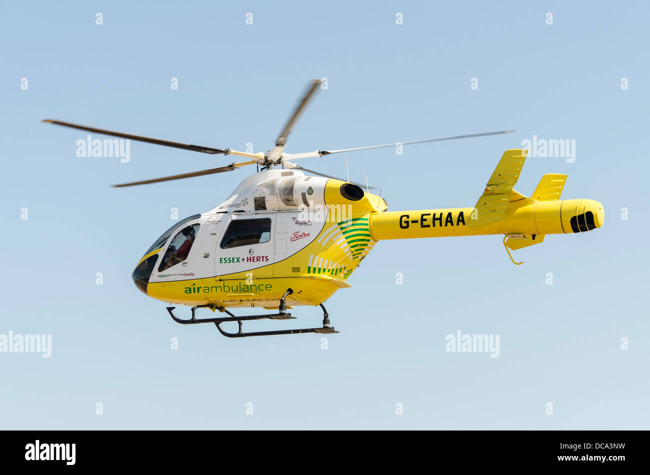 Flying paramedics hi-res stock photography and images - Alamy