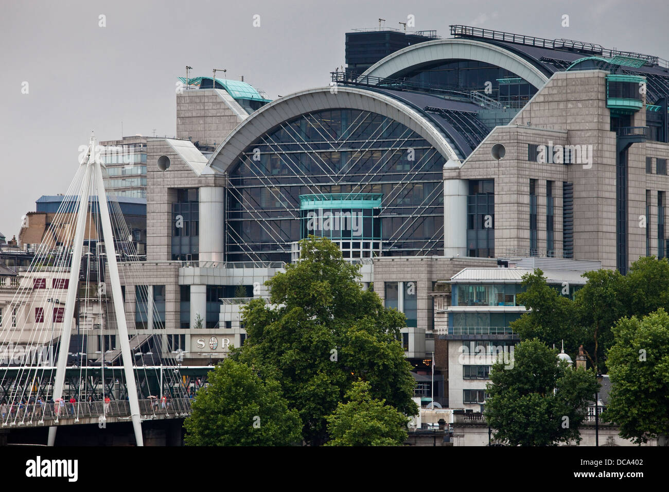Charing cross railway station london hi-res stock photography and ...