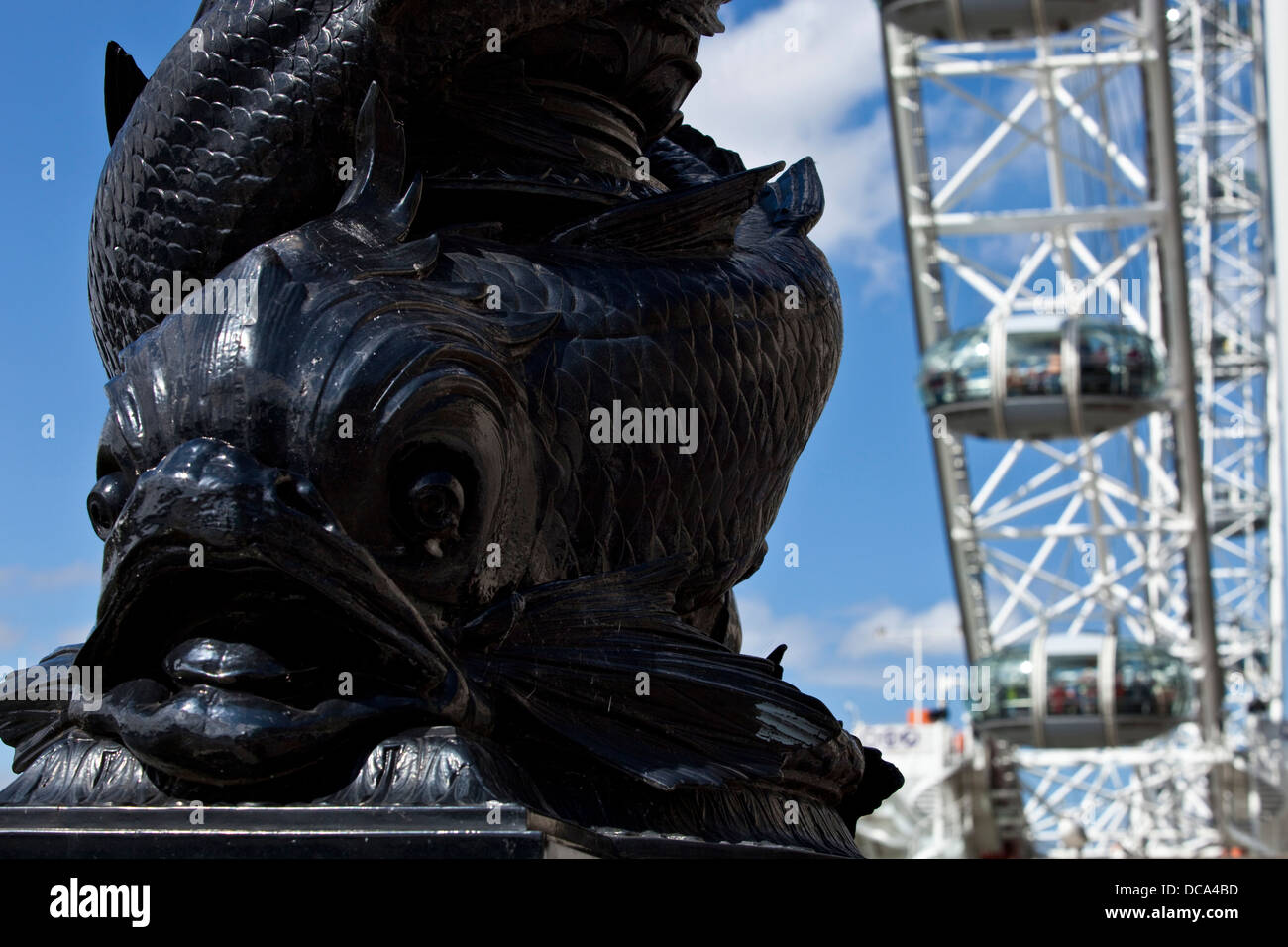 Dolphin lamp post hi-res stock photography and images - Alamy