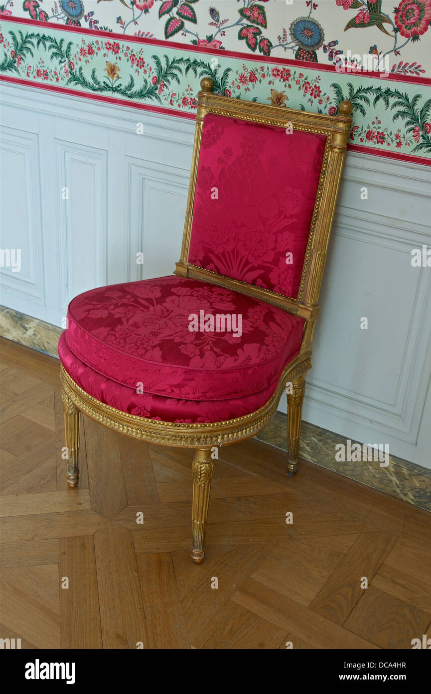 Chair "violin" Louis XVI, in the dining room of small apartments of the ...