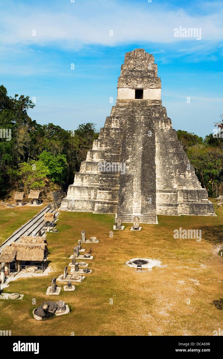 Temple giant jaguar vertical hi-res stock photography and images - Alamy